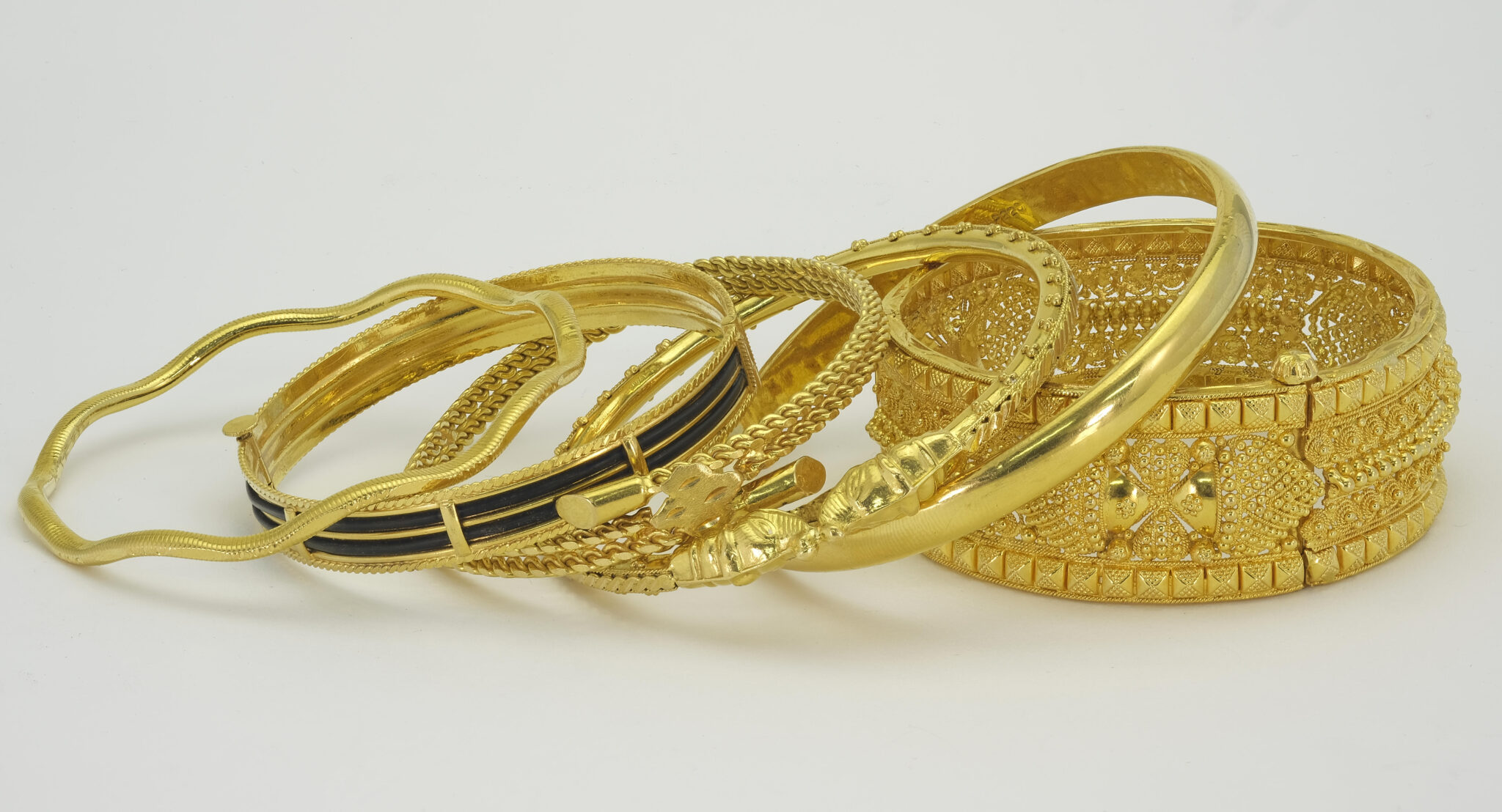 Where To Sell My Asian Gold Jewellery? - Lois Bullion